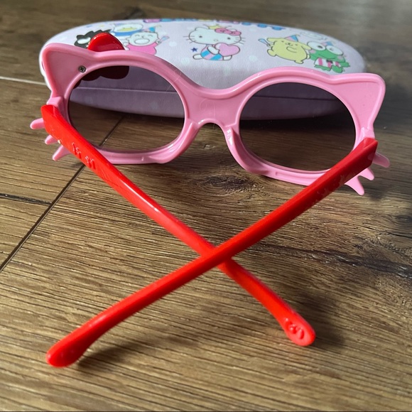 Sanrio | Accessories | Sanrionwt Childrens Hello Kitty Sunglasses And ...
